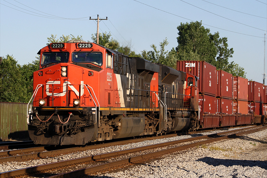 CN 2225